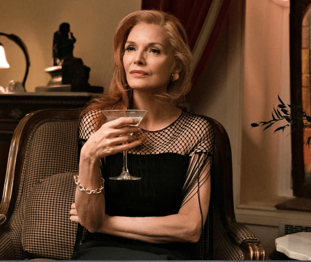 Michelle Pfeiffer in French Exit – SUNDAYS WITH CATE